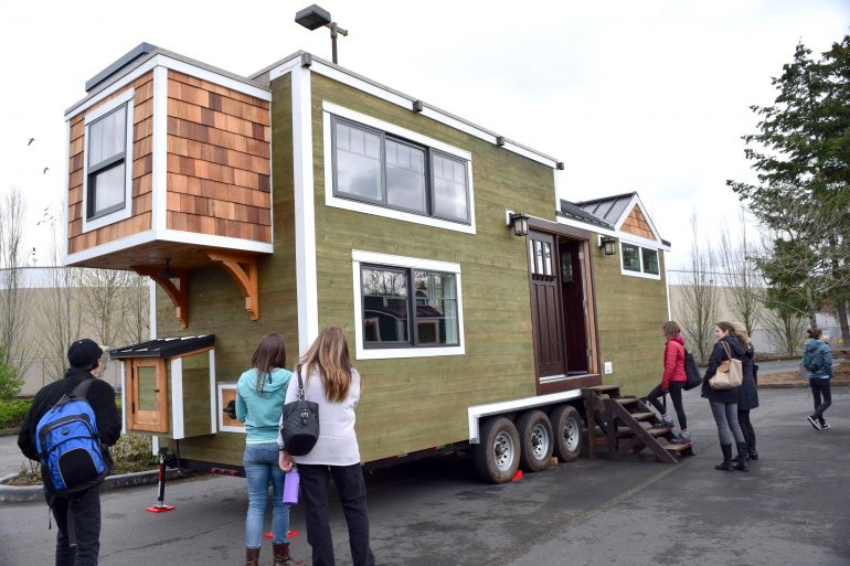 9棟のタイニーハウスから読み解く、住む人の思い｜「タイニーハウスカンファレンス2017」レポートVol.2 | YADOKARI.net